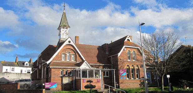 Exmouth Library - ESOL conversation classes - Migration and resettlement