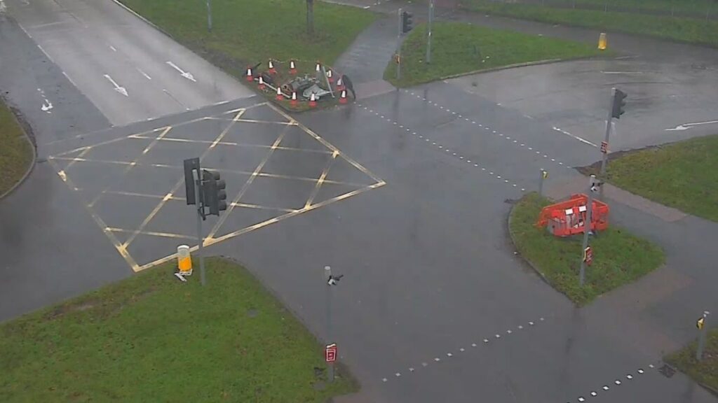 Middlemoor roundabout traffic signals will take time to repair - News